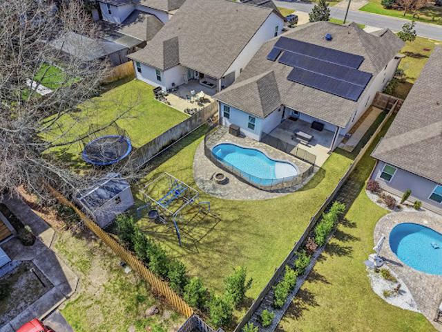 House with pool
