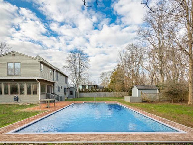 House with pool
