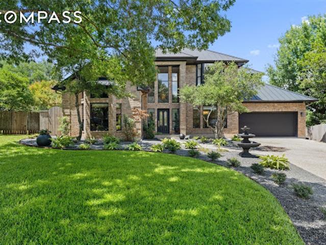 House with pool