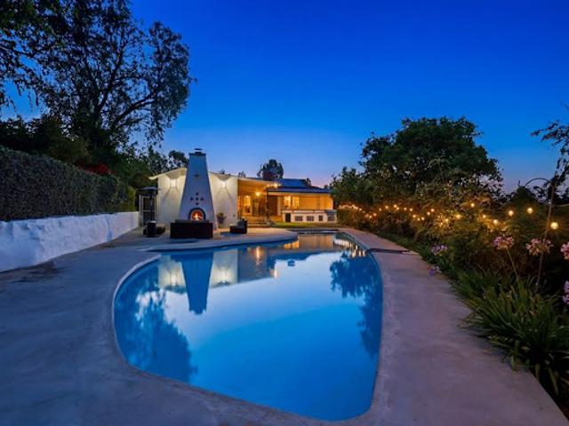 House with pool