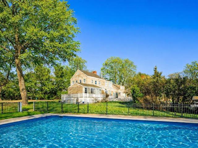 House with pool