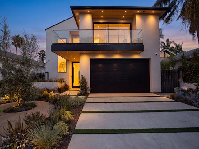 House with pool