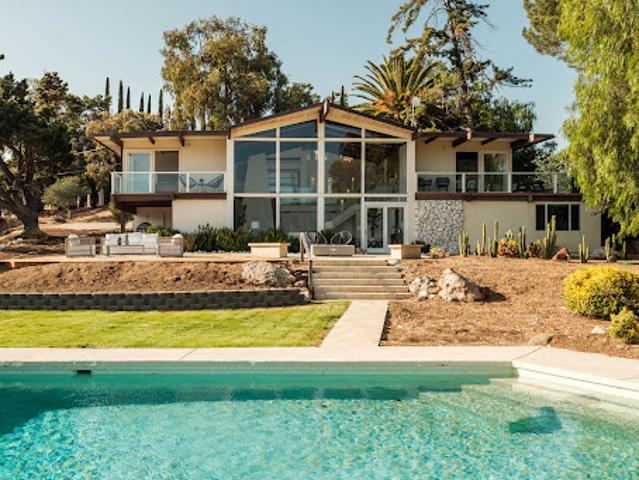 House with pool
