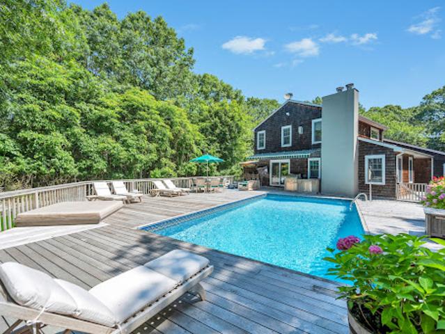 House with pool