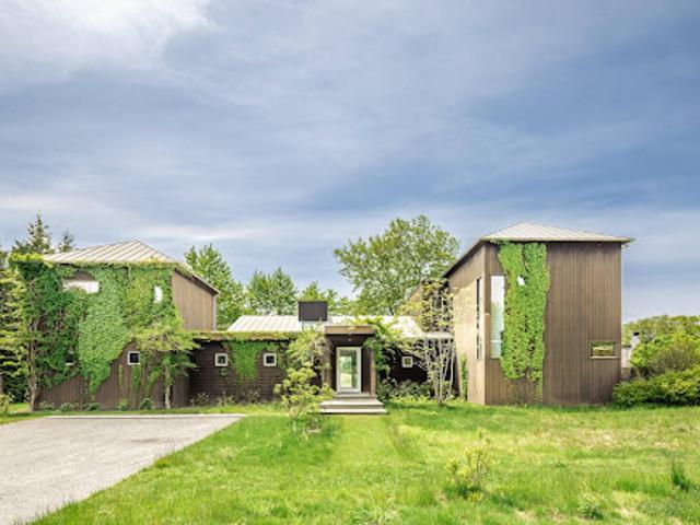 House with pool
