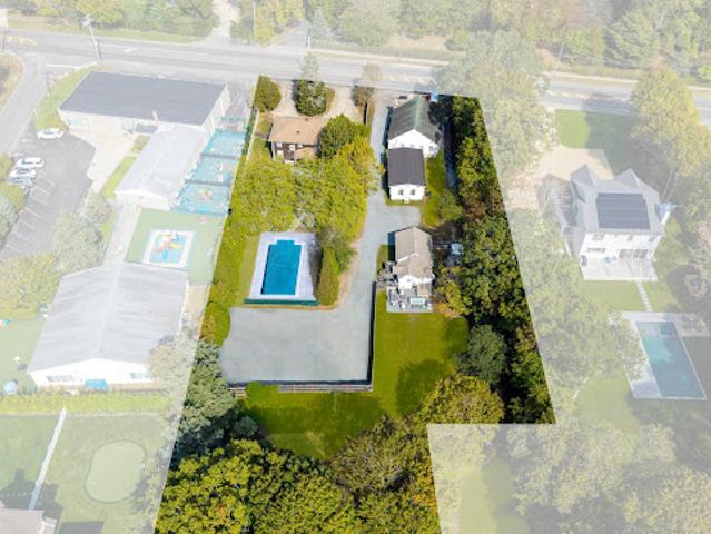 House with pool