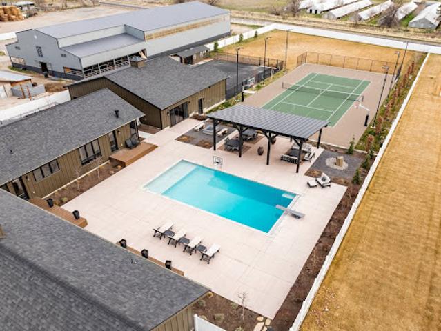 House with pool