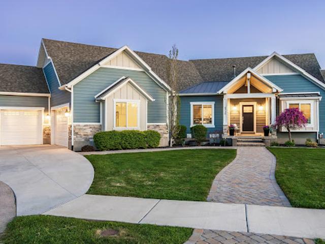 House with pool