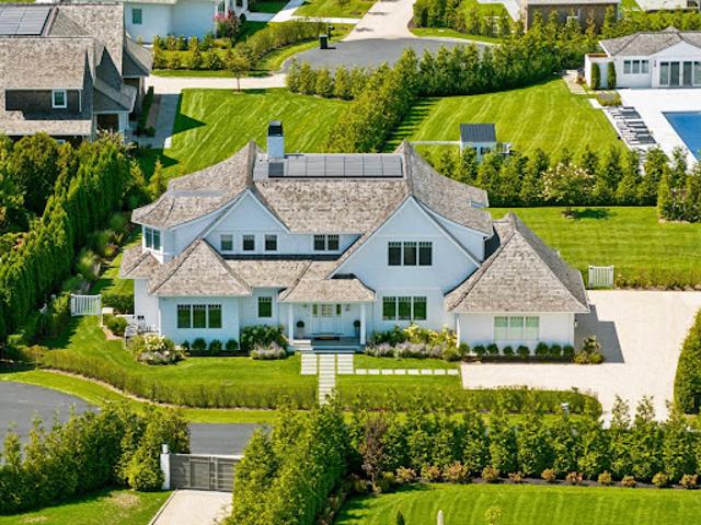 House with pool
