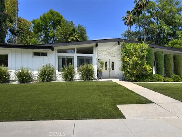 House with pool