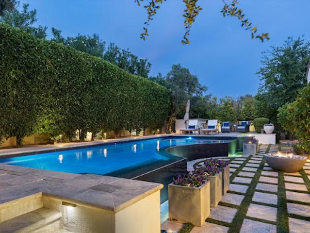 House with pool