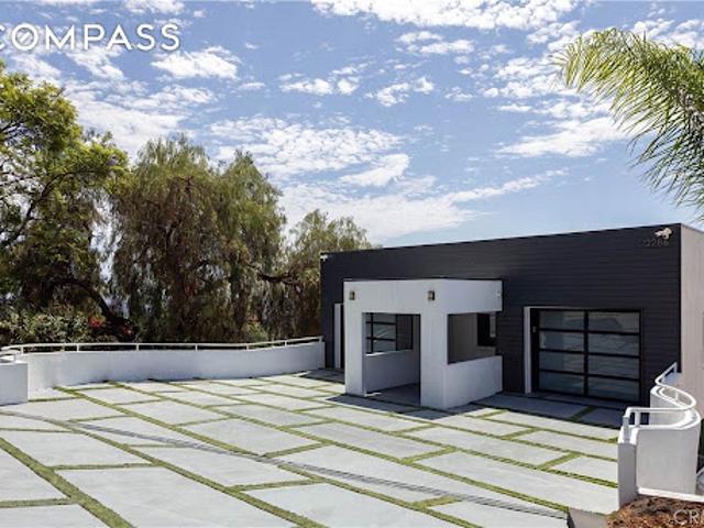 House with pool