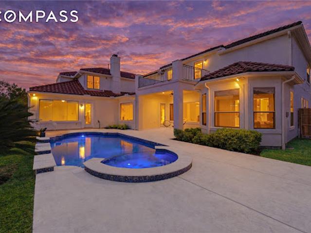 House with pool
