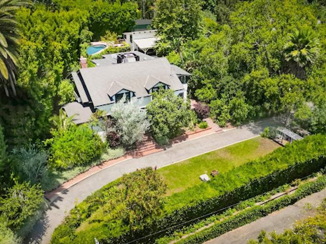 House with pool