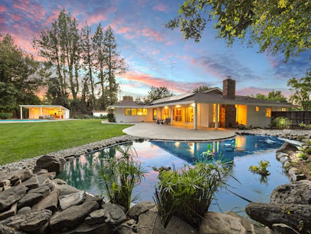 House with pool