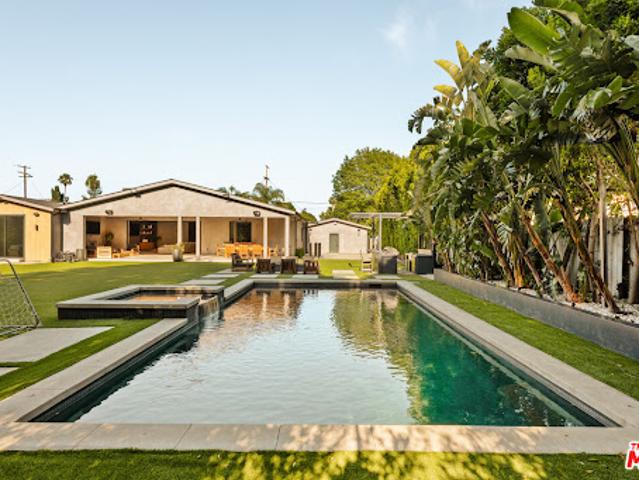 House with pool