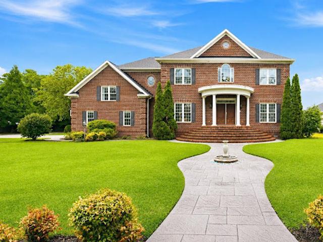 House with pool