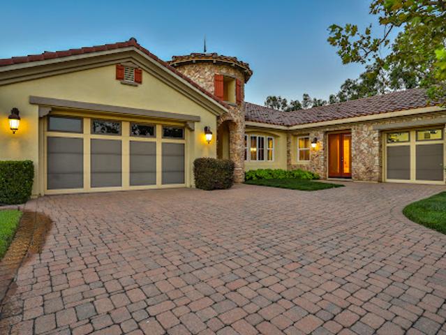 House with pool