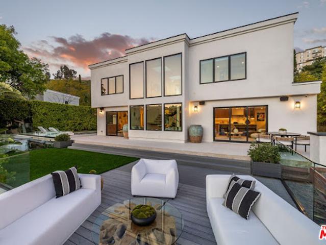 House with pool