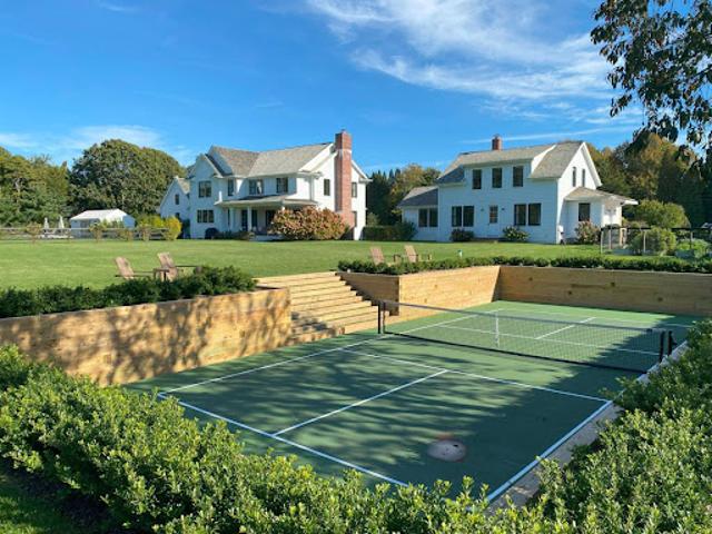 House with pool