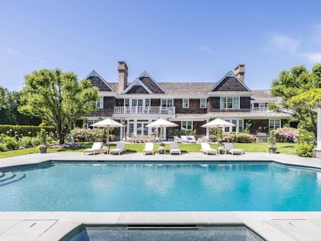 House with pool