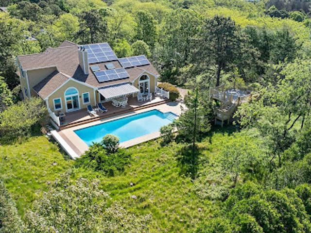 House with pool