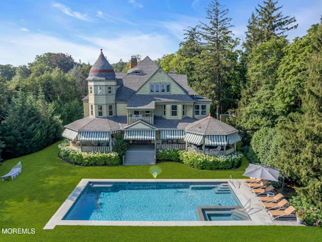 House with pool