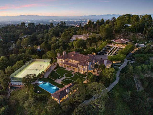 House with pool