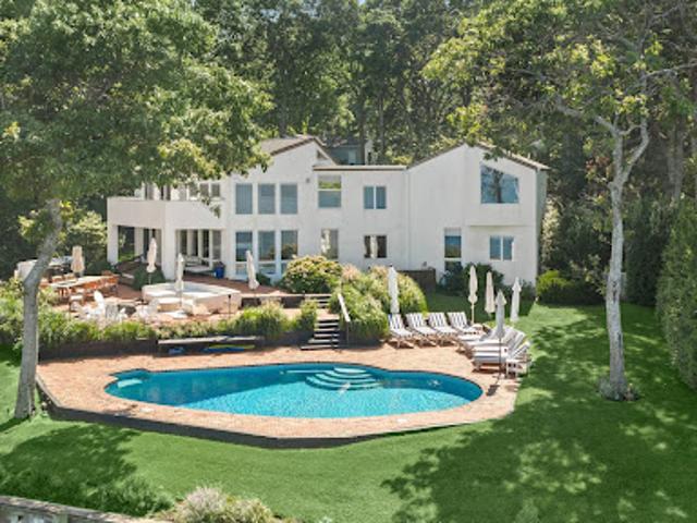 House with pool