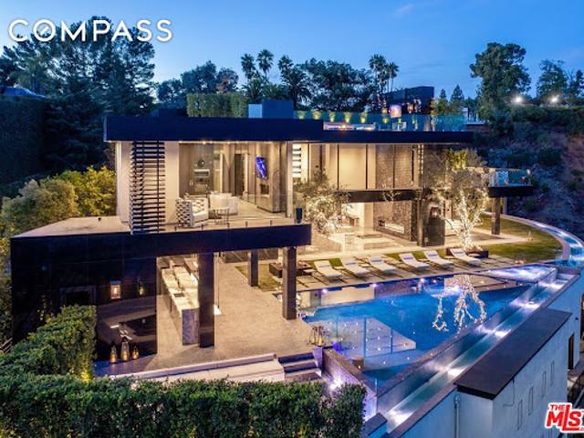 House with pool