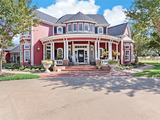 House with pool