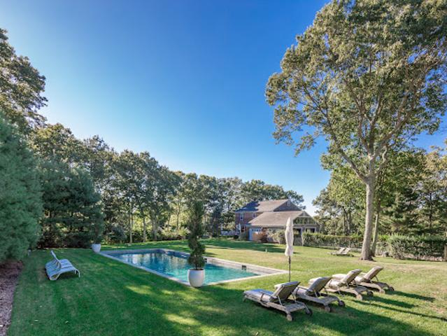 House with pool