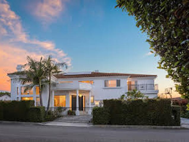House with Pool