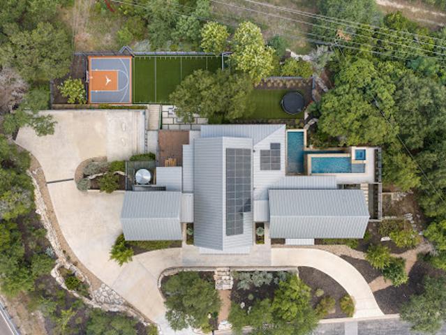 House with pool