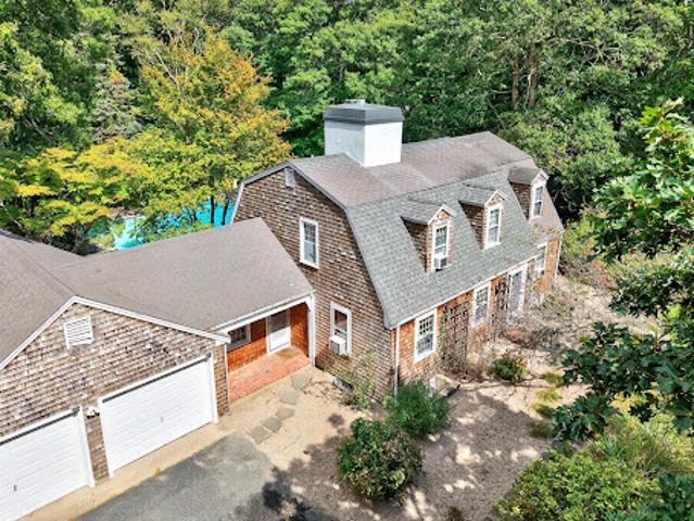 House with pool