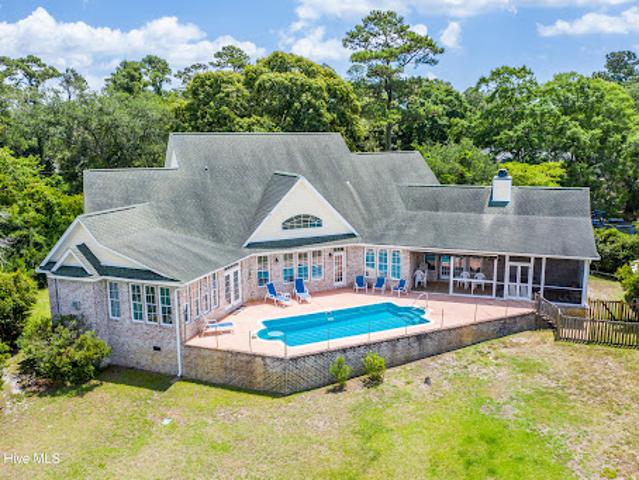 House with pool