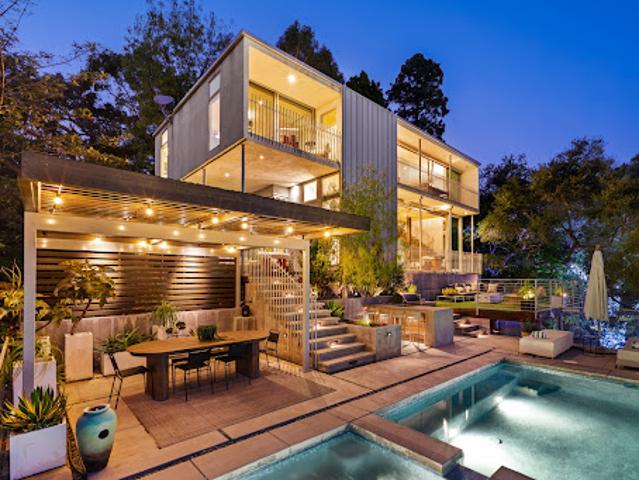 House with pool