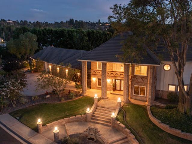 House with pool