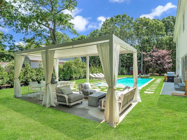 House with pool