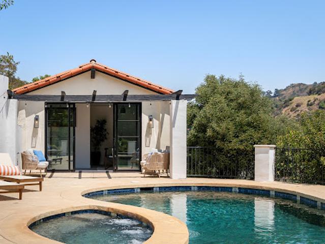House with pool