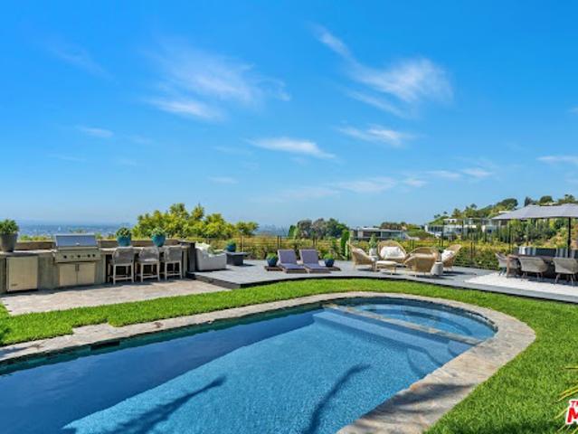 House with pool