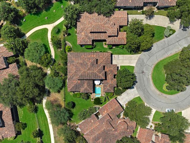House with pool