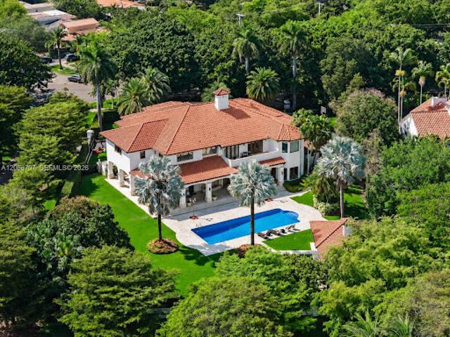 House with pool