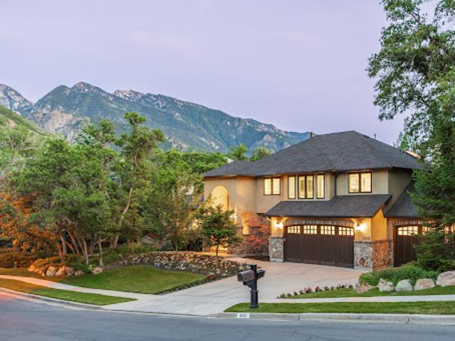 House with pool