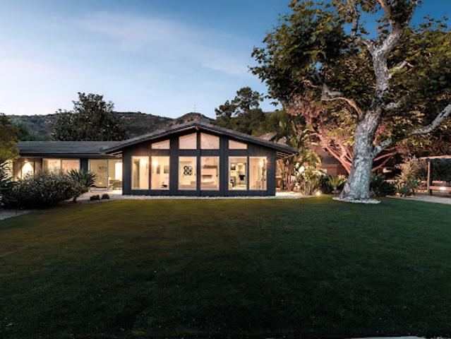 House with pool