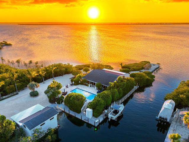 House with pool