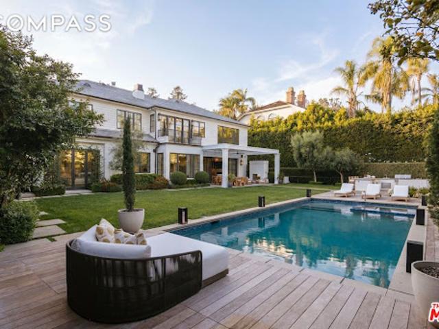 House with pool