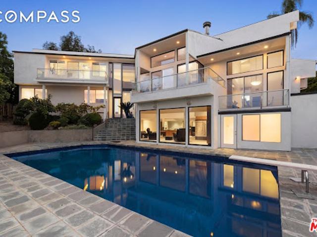 House with pool
