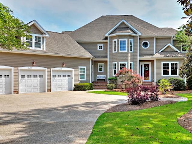 House with pool