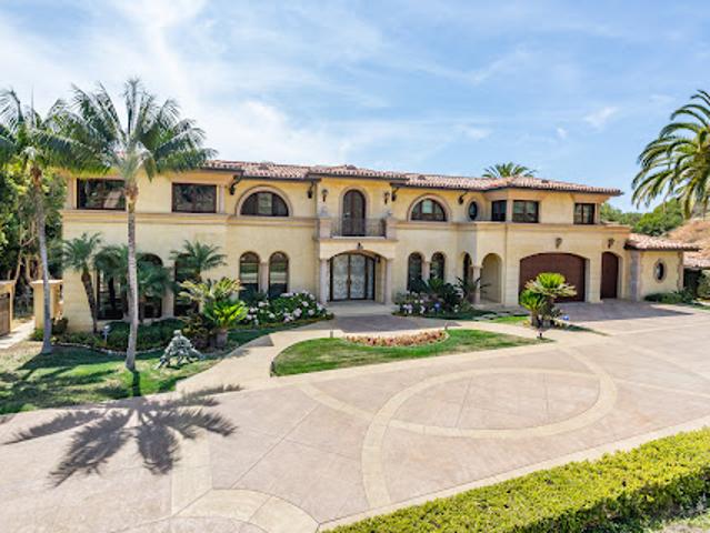 House with pool
